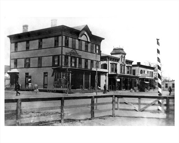 18th Ave & Rutherford Pl. - Old Yellow Hall — Old NYC Photos