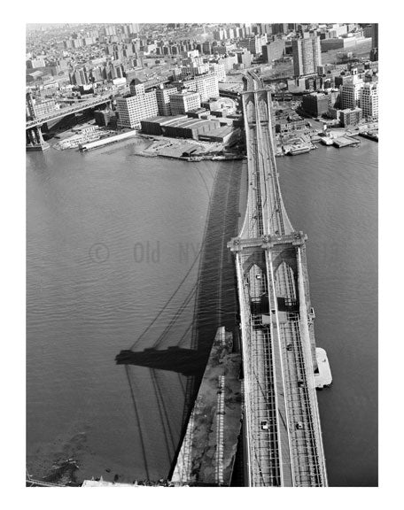 Brooklyn Bridge - view towards Brooklyn - 1982 — Old NYC Photos