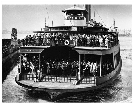 Crowded Ferry Boat in the New York Harbor Early 1910s — Old NYC Photos
