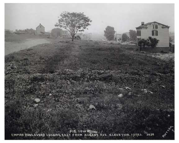 Empire Blvd. Looking East from Albany Ave 1923 - "pigtown" — Old NYC Photos