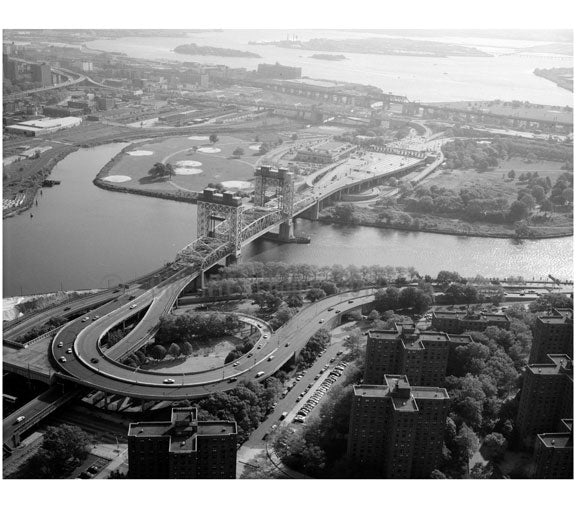 Manhattan approach to the Triborough Bridge Lift - exchange/toll Plaza ...
