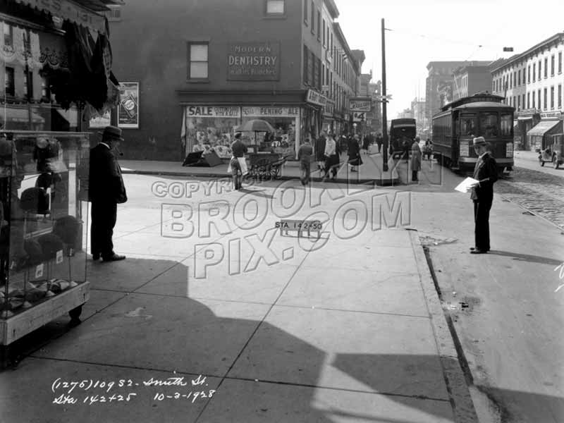 Smith Street south to Dean Street, 1928 — Old NYC Photos