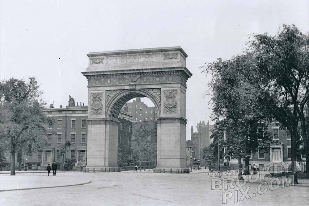 Washington Square Arch, c.1900 — Old NYC Photos